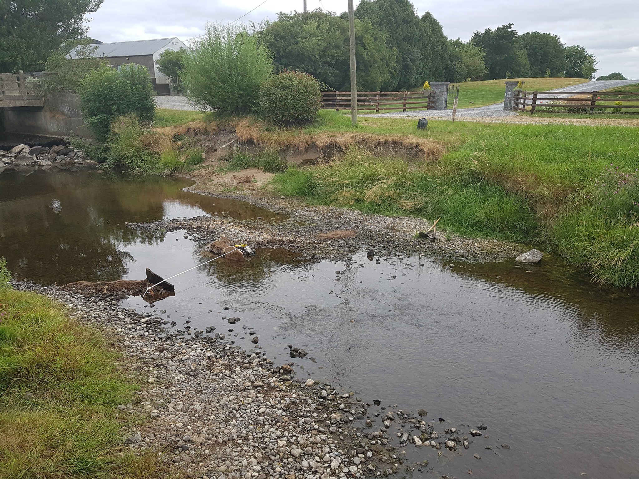 Measuring the impact of the 2018 summer drought on river flows and lake ...